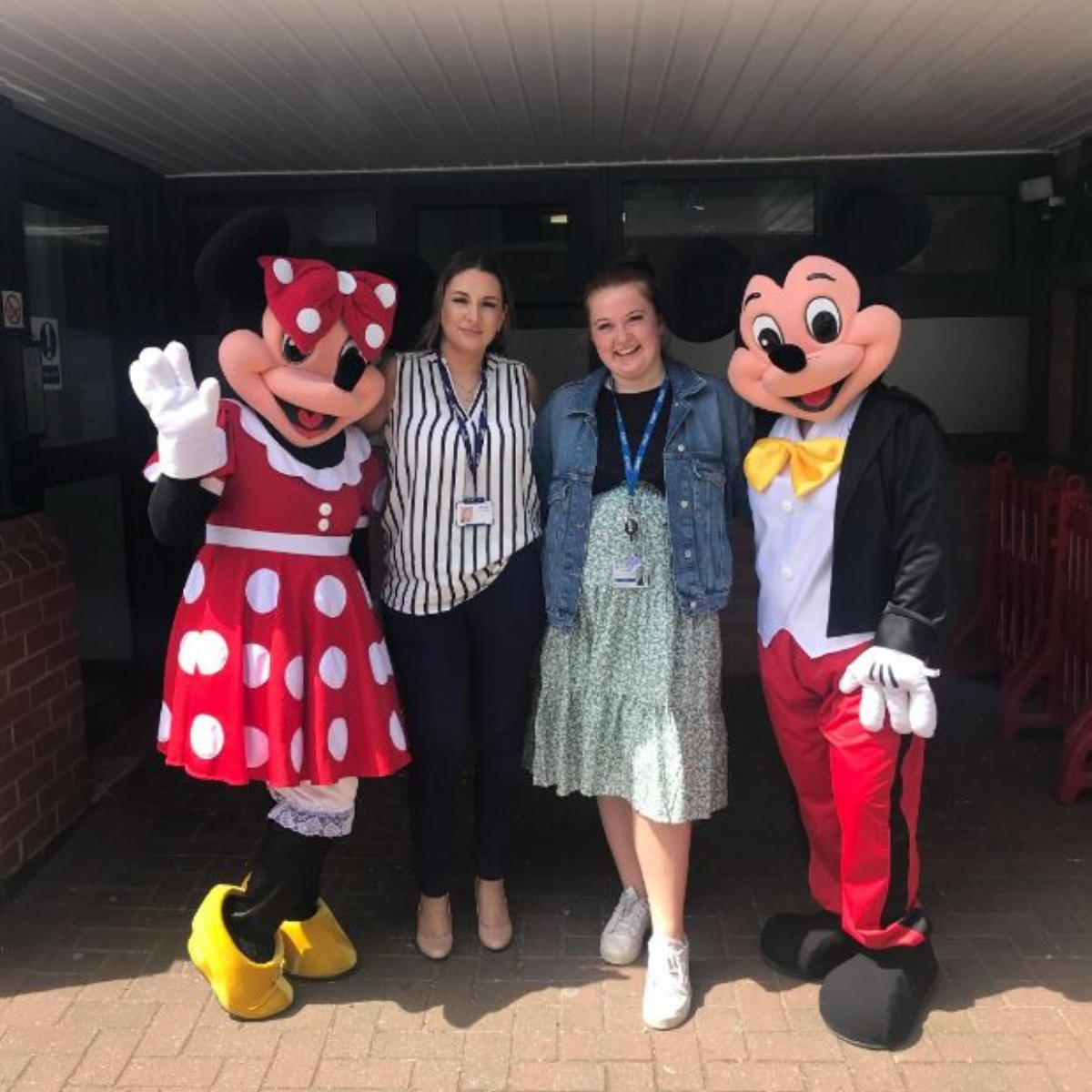 Wren Spinney School - Mickey and Minnie Mouse visit